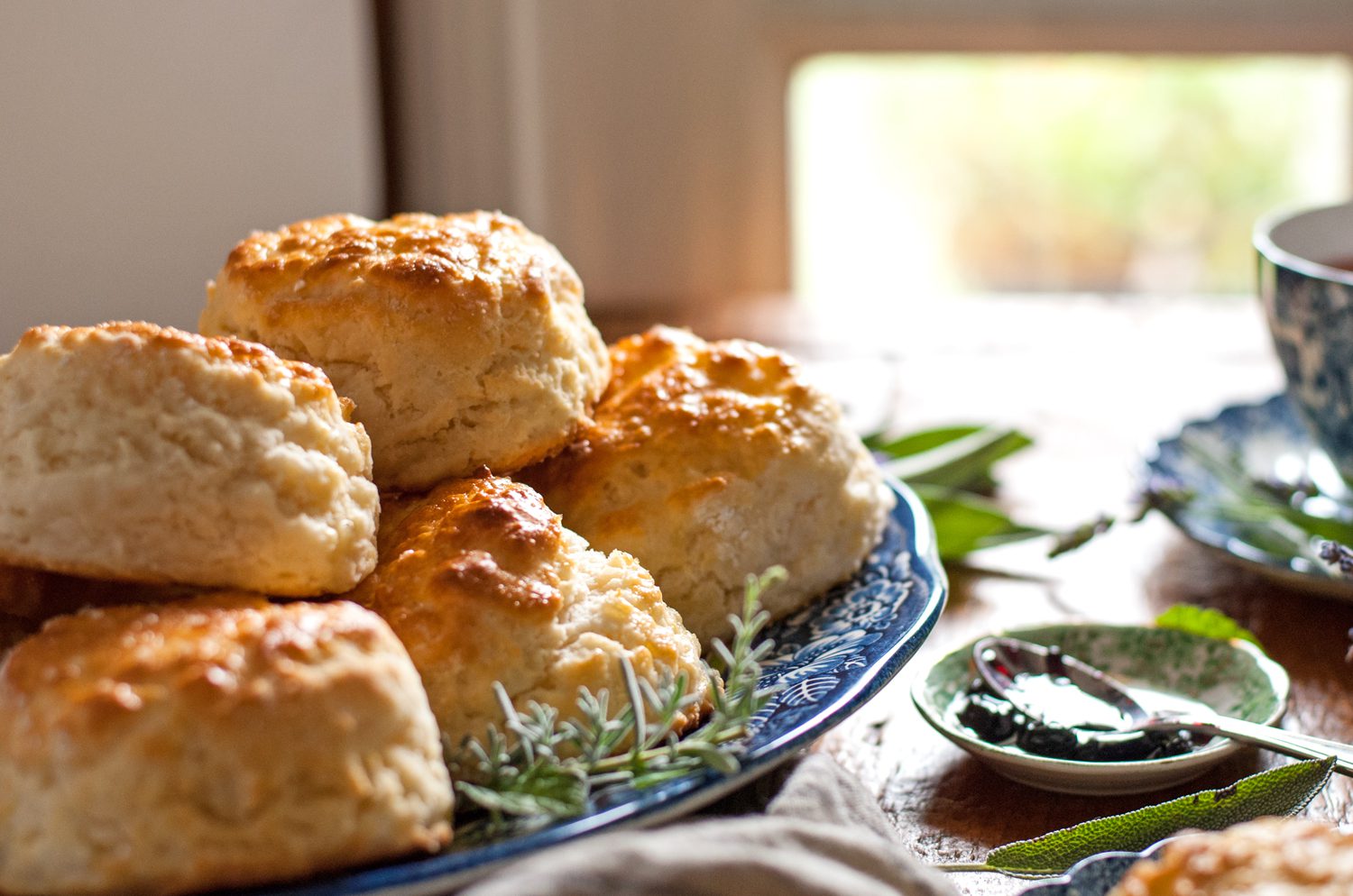 Classic Buttermilk Biscuits – Cookies for England