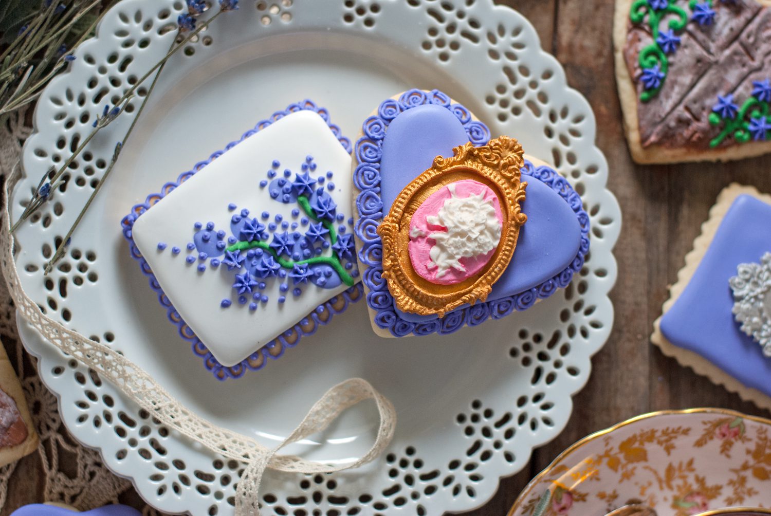 Cameo Cookies – Cookies for England