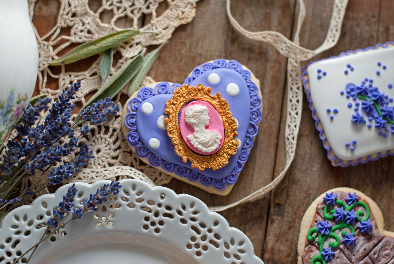 Cameo Cookies – Cookies for England